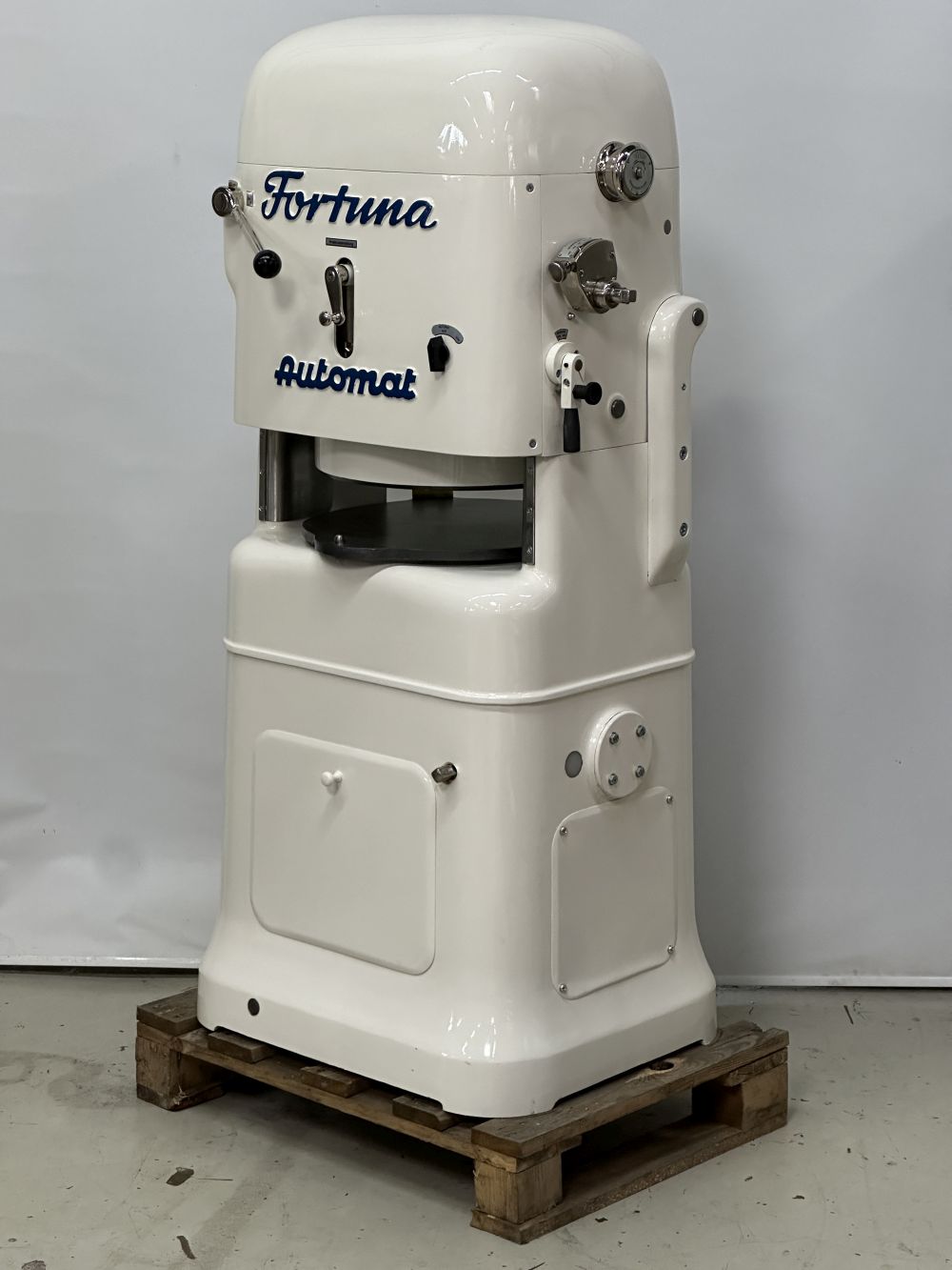 Fortuna Automatic Bread Roll Press A4 – Altuntas GmbH